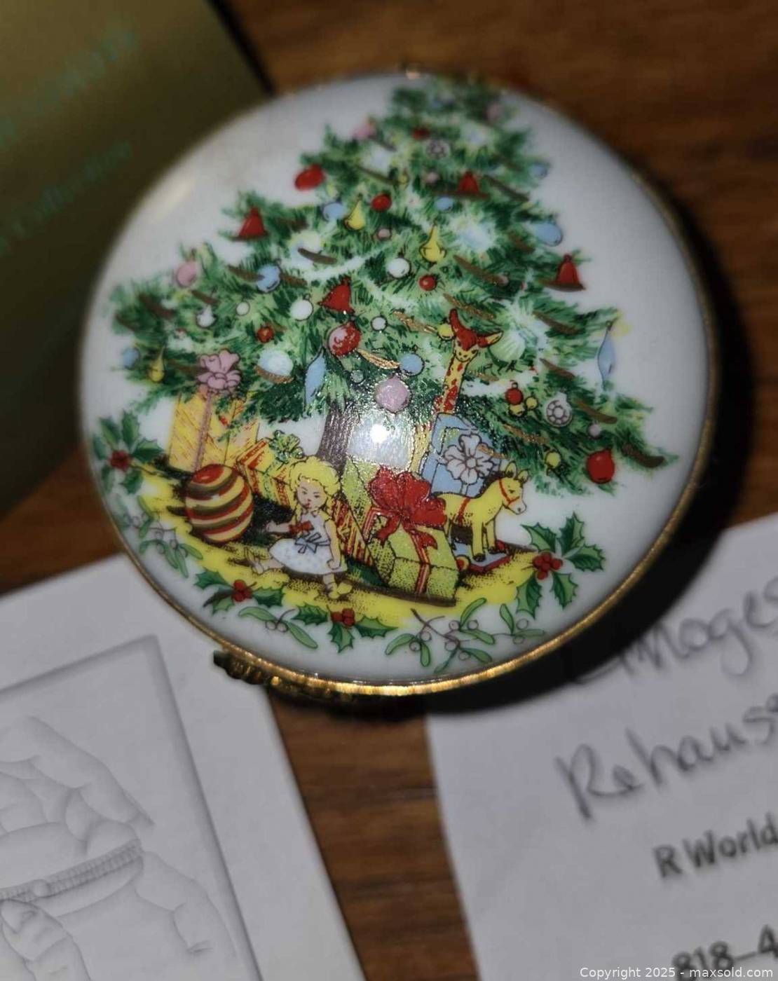 Artoria Limoges hinged Christmas trinket box | Maxsold