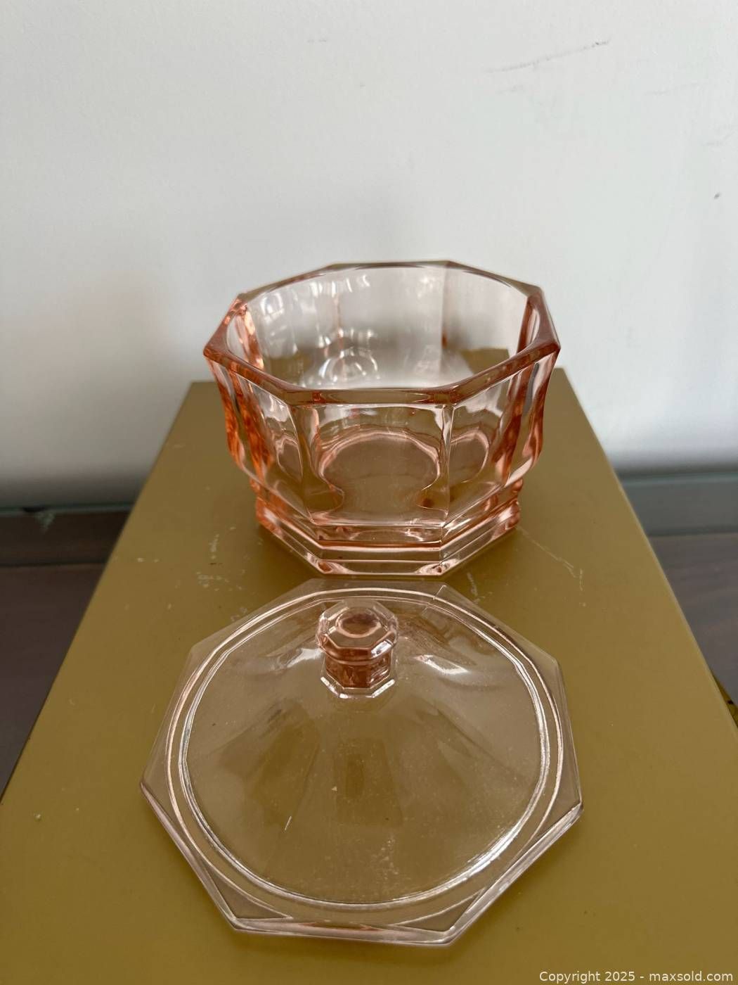 Pink Pressed Glass Octagonal Trinket Jar With Lid | Maxsold