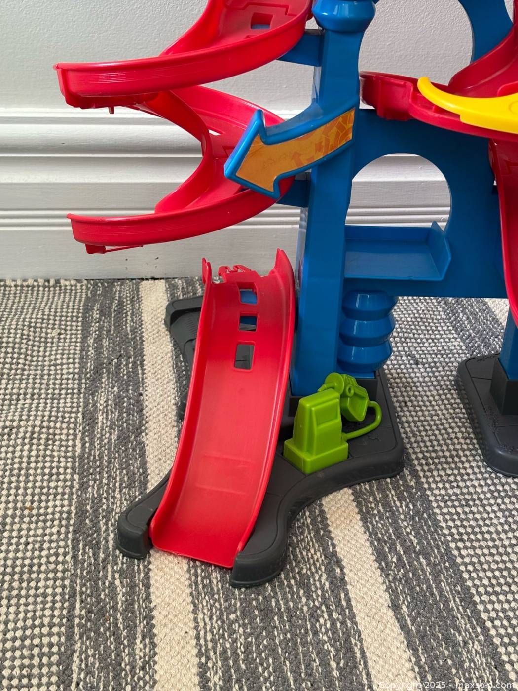 Fisher-Price Little People Take Turns Skyway | Maxsold