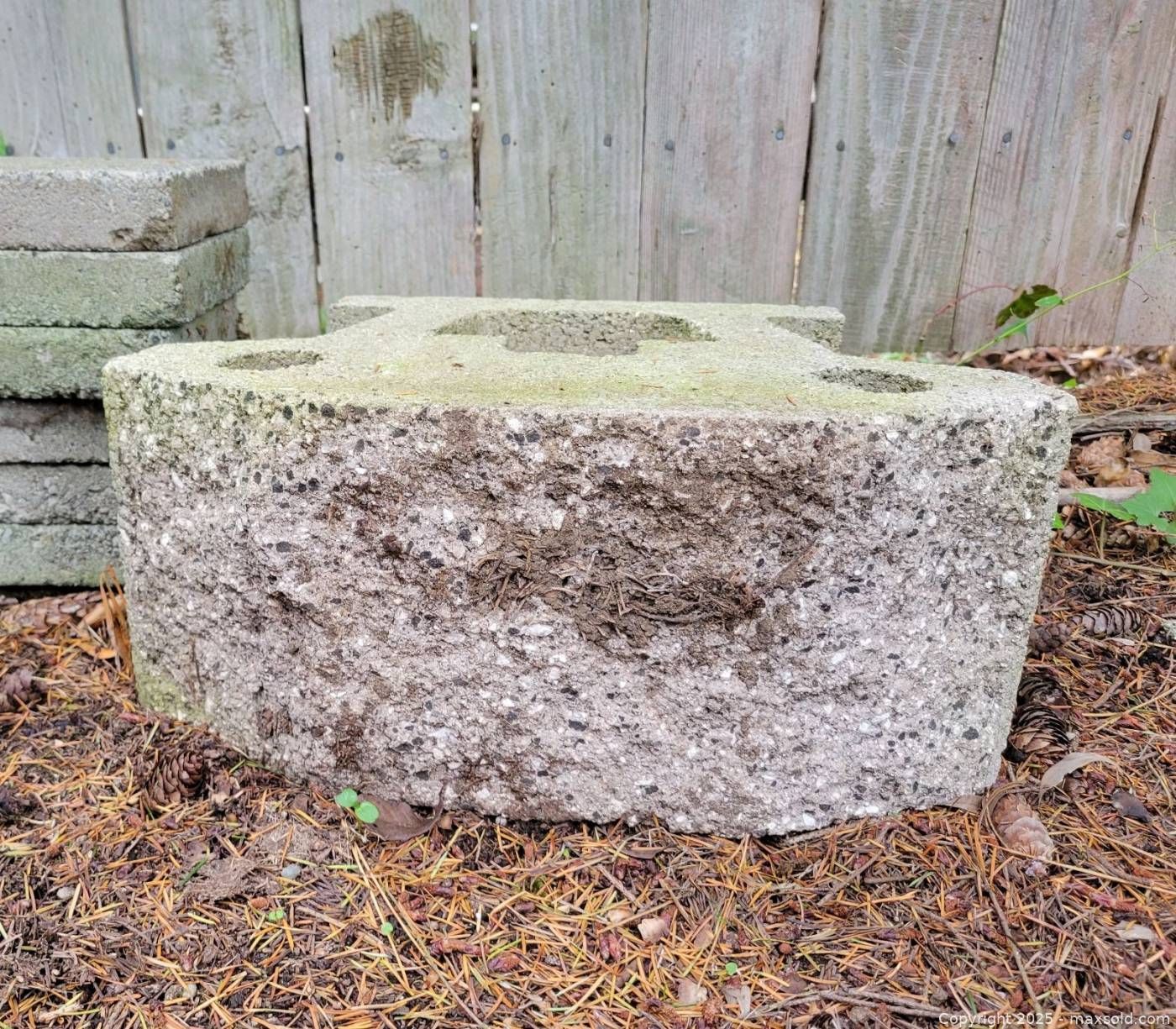 Concrete rectangular pavers, retaining block, cement drainage pipes ...