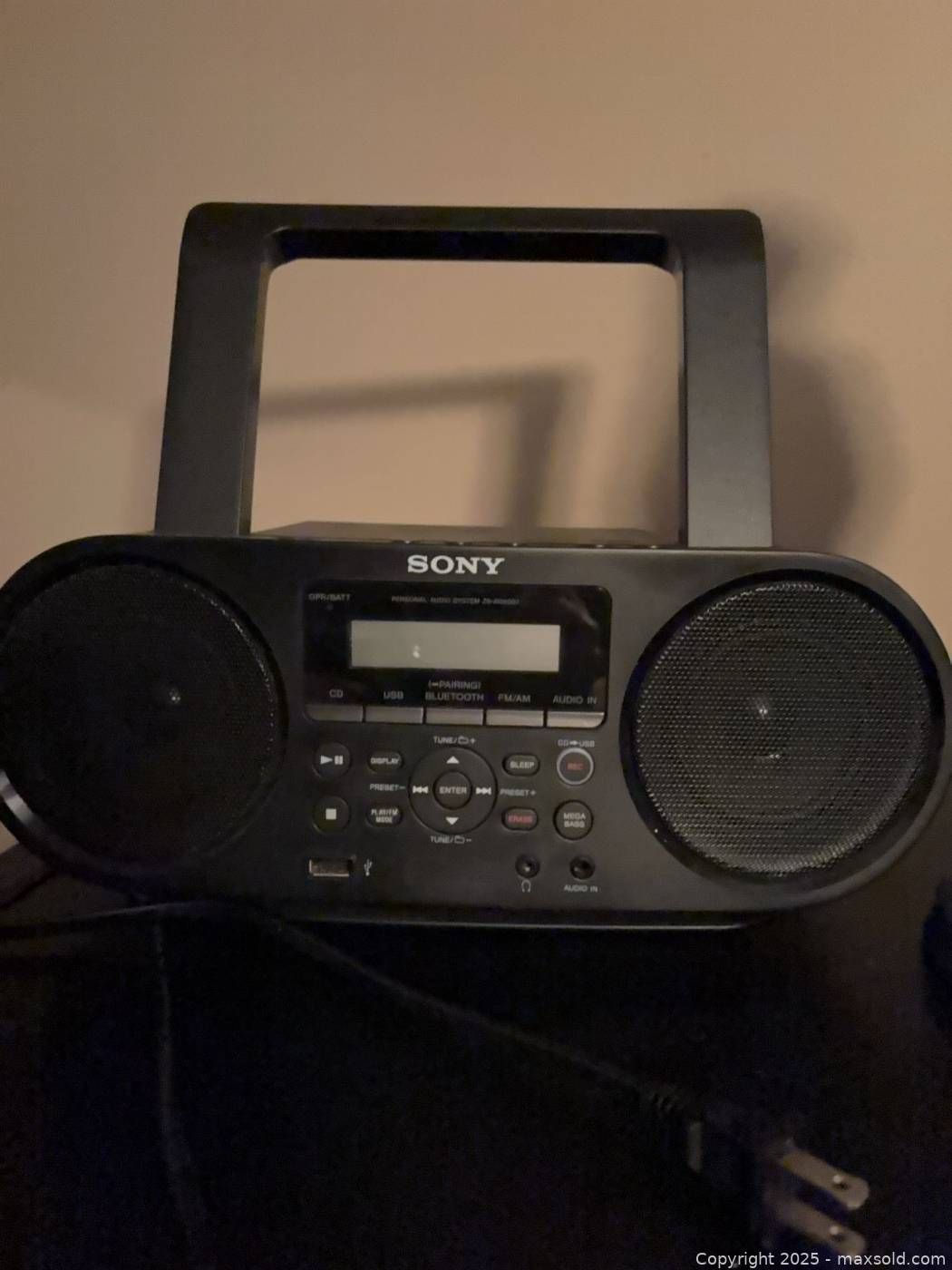 Sony ZS-BT Series Portable CD Boombox | Maxsold