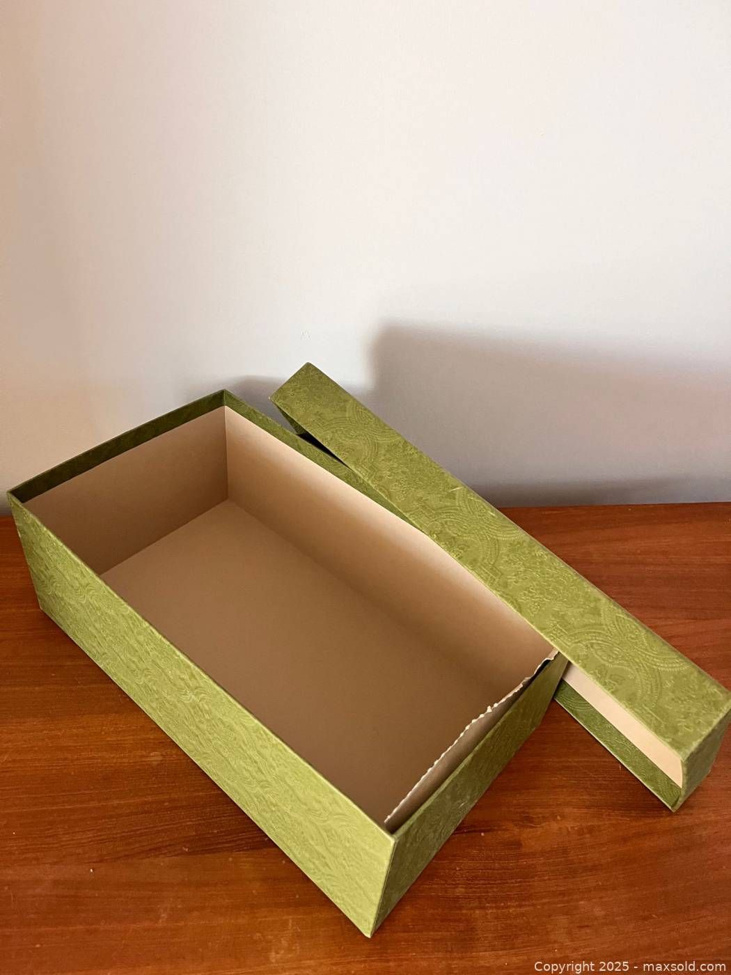 Gucci embossed green shoe box 14.5x8 in | Maxsold