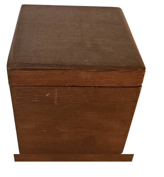 Vintage Daniel Webster pipe tobacco box | Maxsold