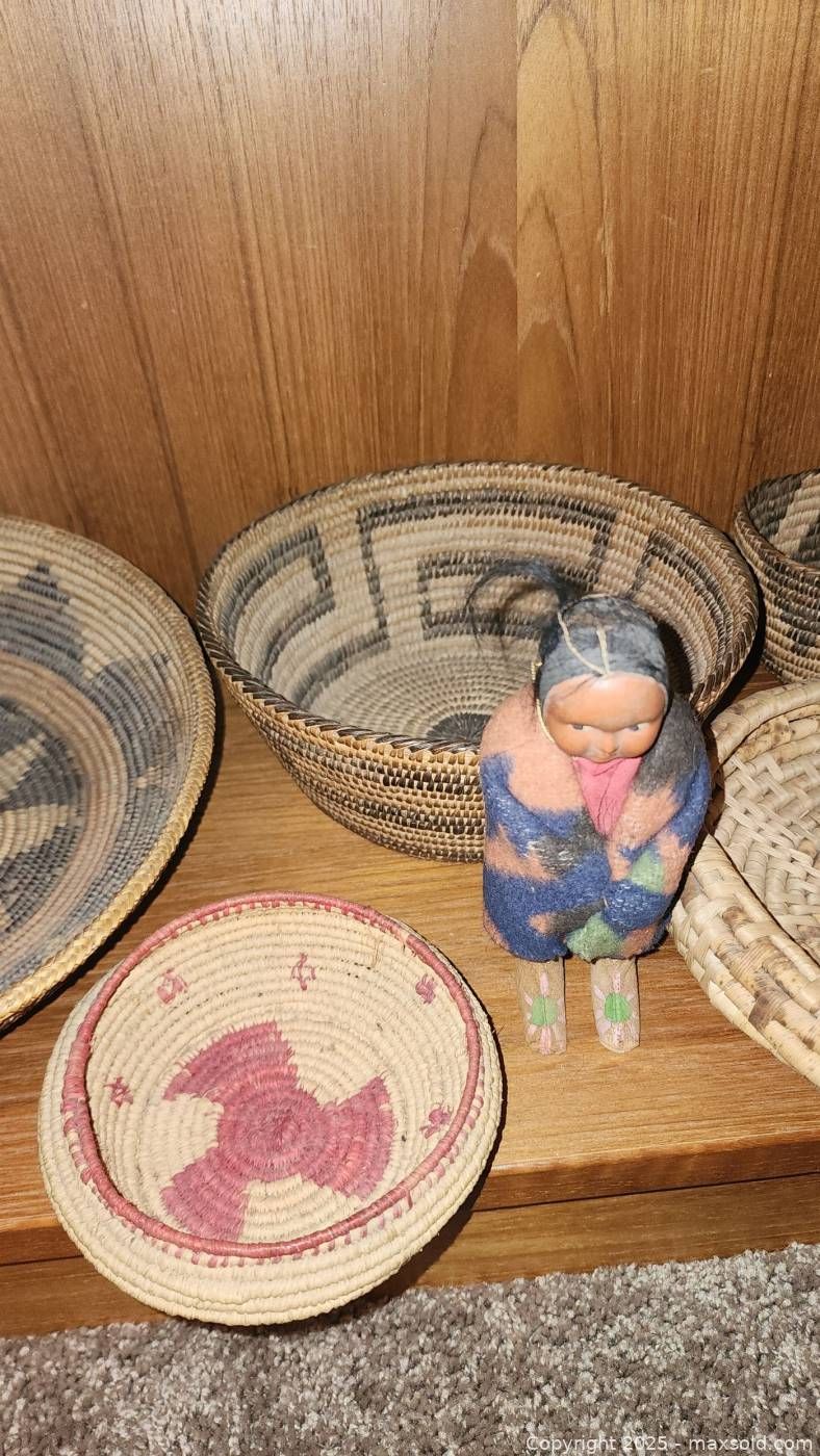Southwestern/Native American-Style Decor Lot, Baskets & Figurines | Shelton (Washington, USA ...