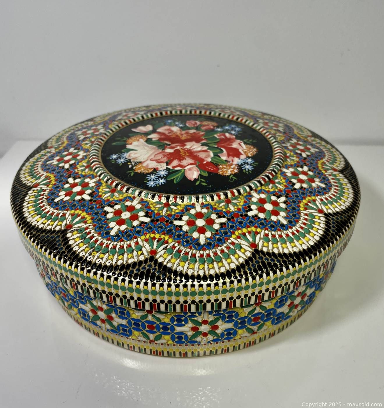 Vintage Dutch round metal cookie tin | Maxsold