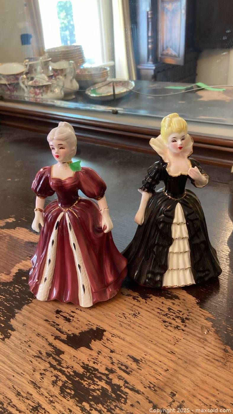 Hand-Painted Ceramic Figurines, 4 pcs | Maxsold