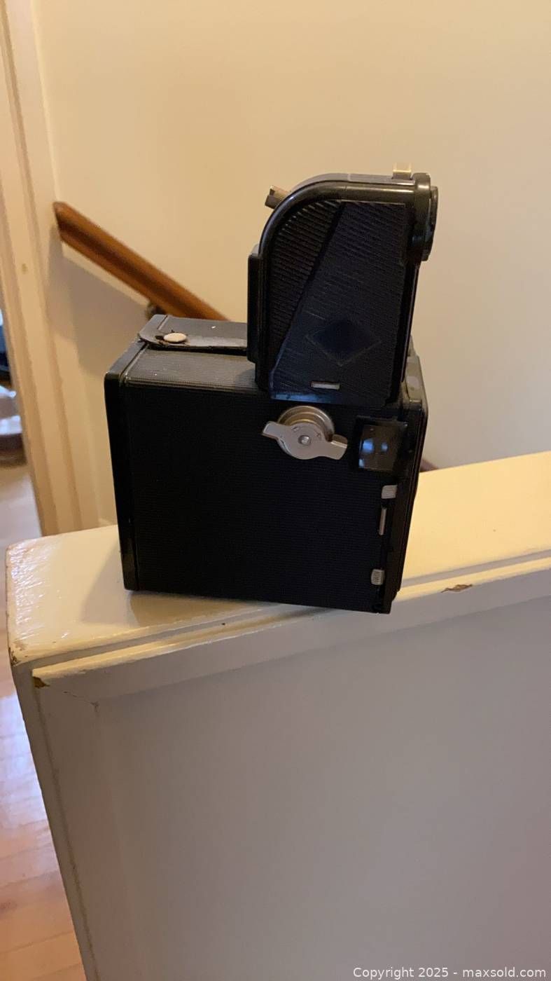 Brownie Target Six-16, Venture Synchro Box, Kodak Instamatic, Pana-Vue ...