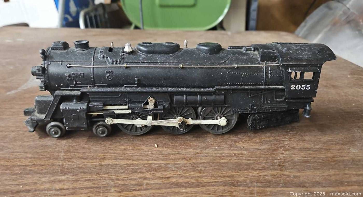 Lionel 2055 Locomotive and 6026W Tender | Maxsold