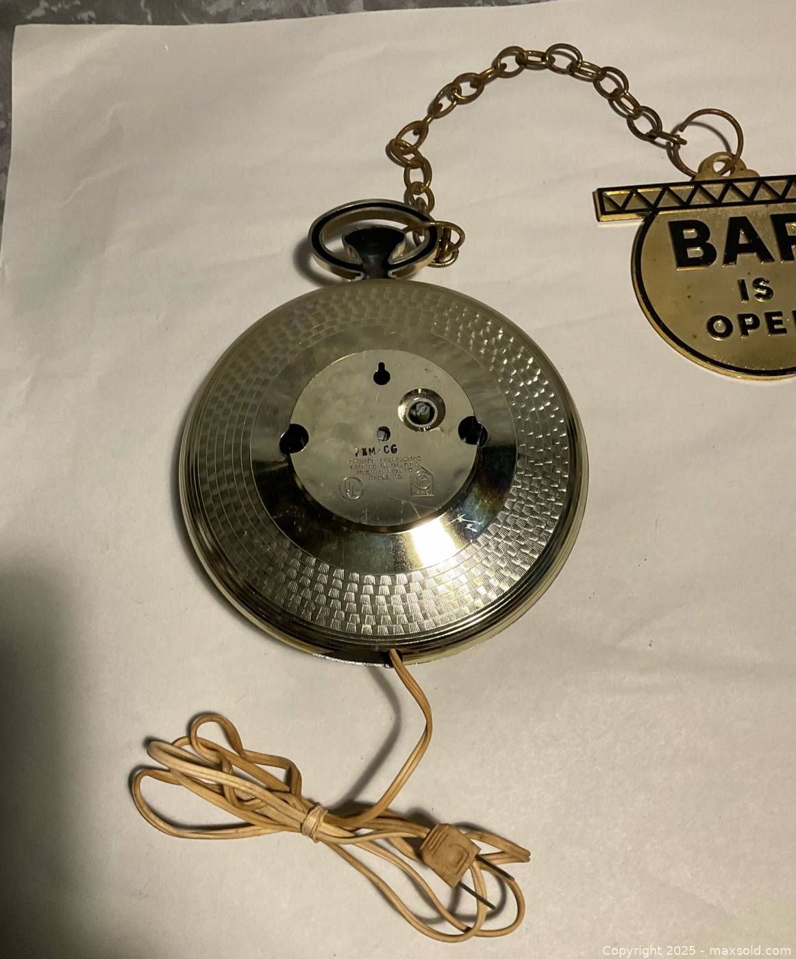 Spartus Reverse-Dial Bar Open/Closed Electric Wall Clock | Maxsold