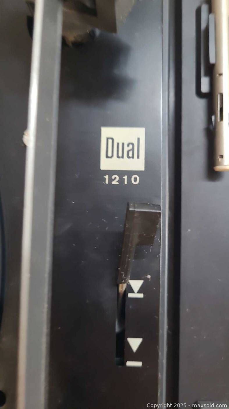 Dual 1210 3-Speed Turntable Record Player | Maxsold