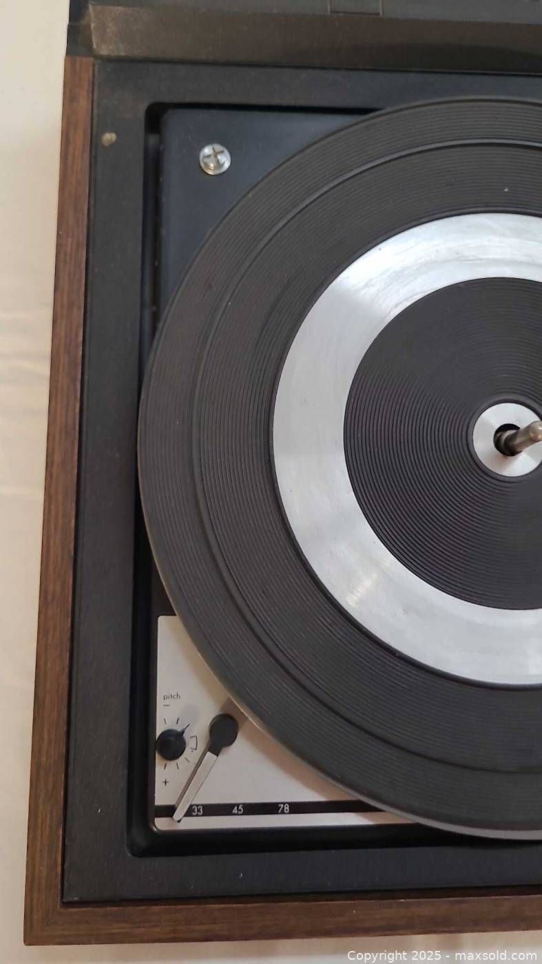 Dual 1216 Turntable Record Player | Maxsold