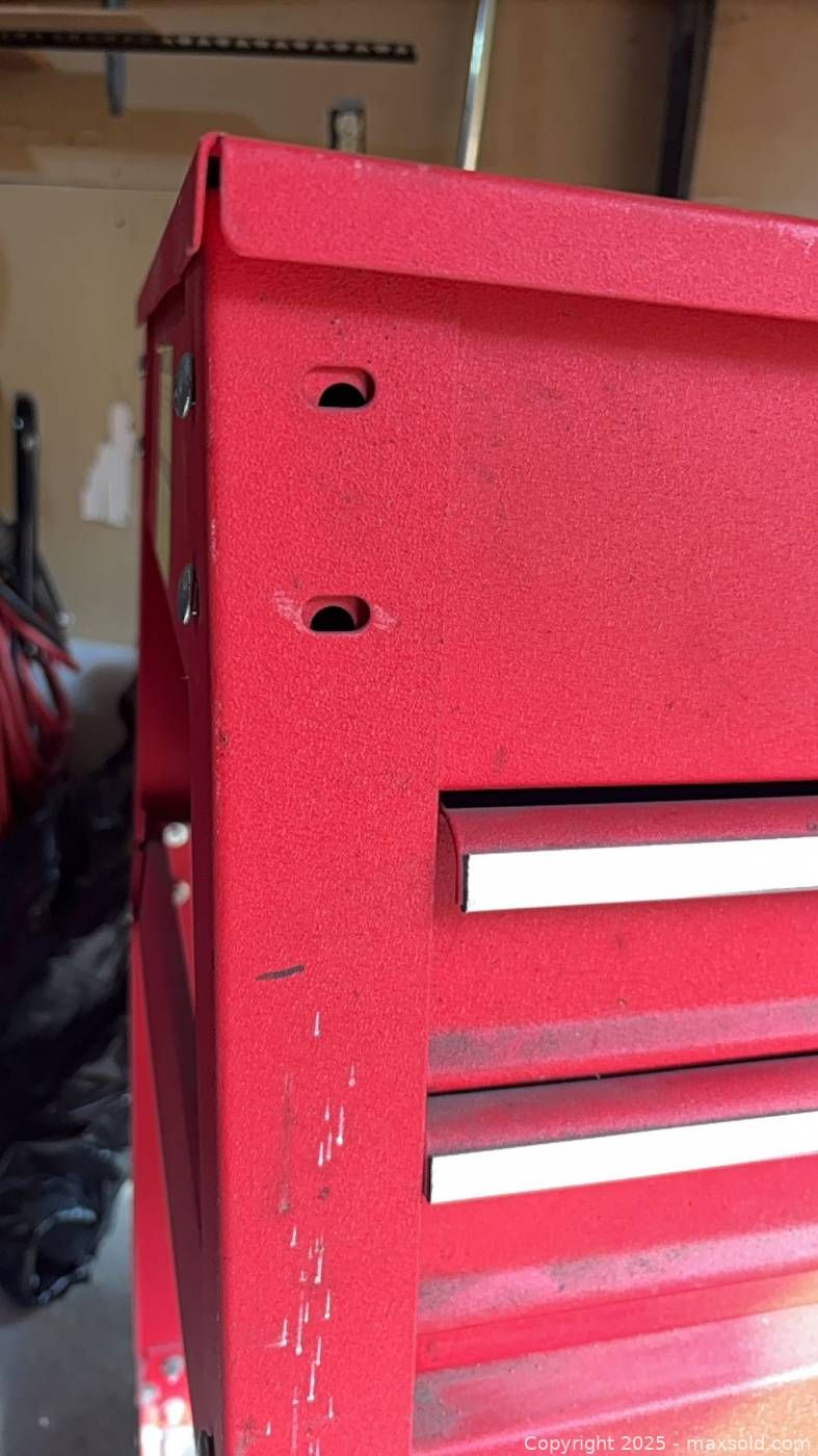 Torin rolling two-drawer tool chest | Maxsold