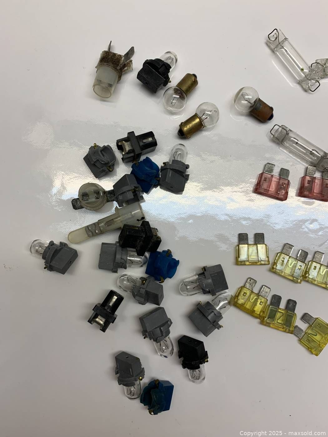 Various Automotive Fuses & Light Bulbs | Oshawa (Ontario, Canada) SELLER MANAGED Downsizing ...