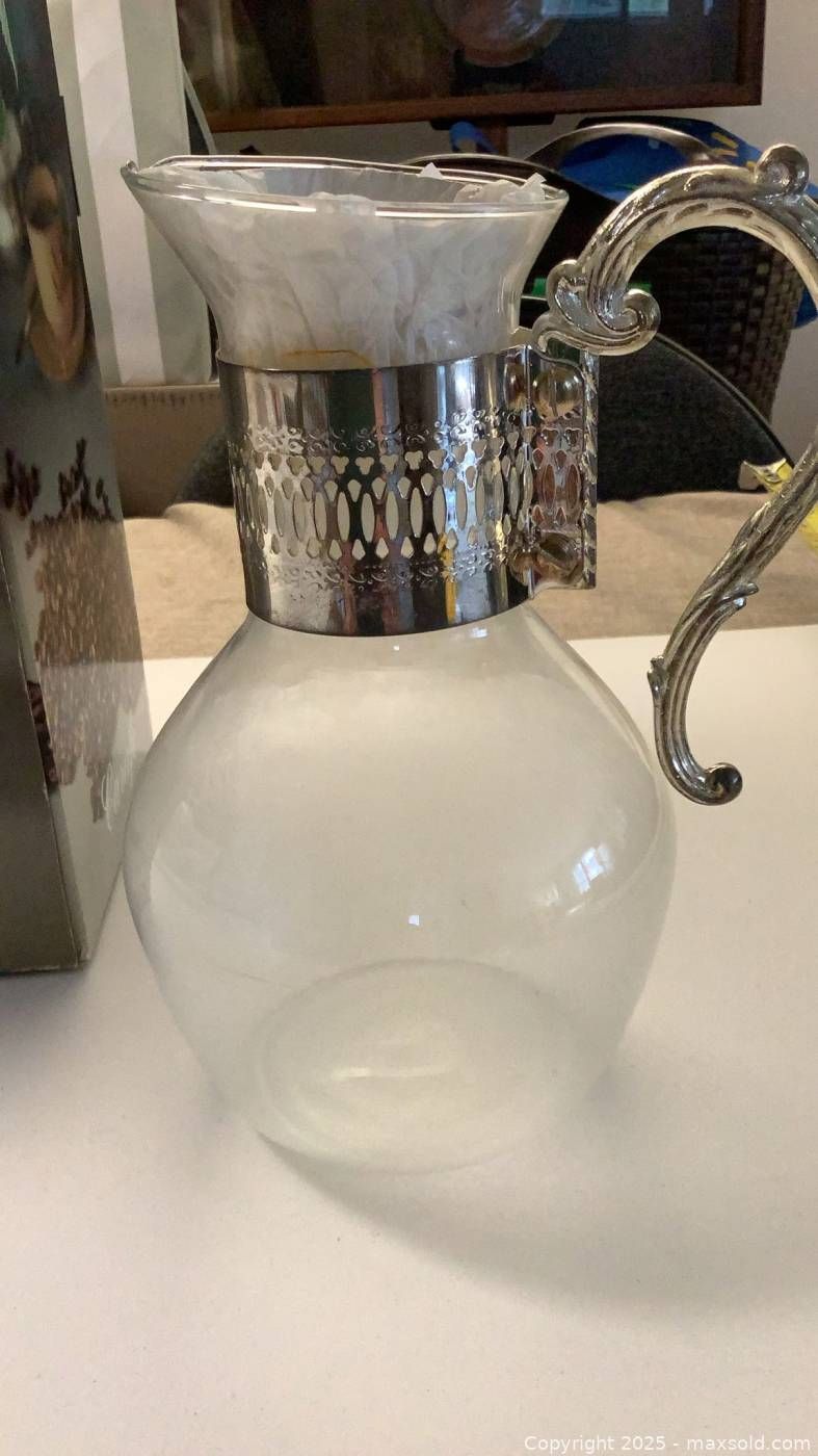 Regal Silver glass coffee-tea carafe 32 oz | Maxsold