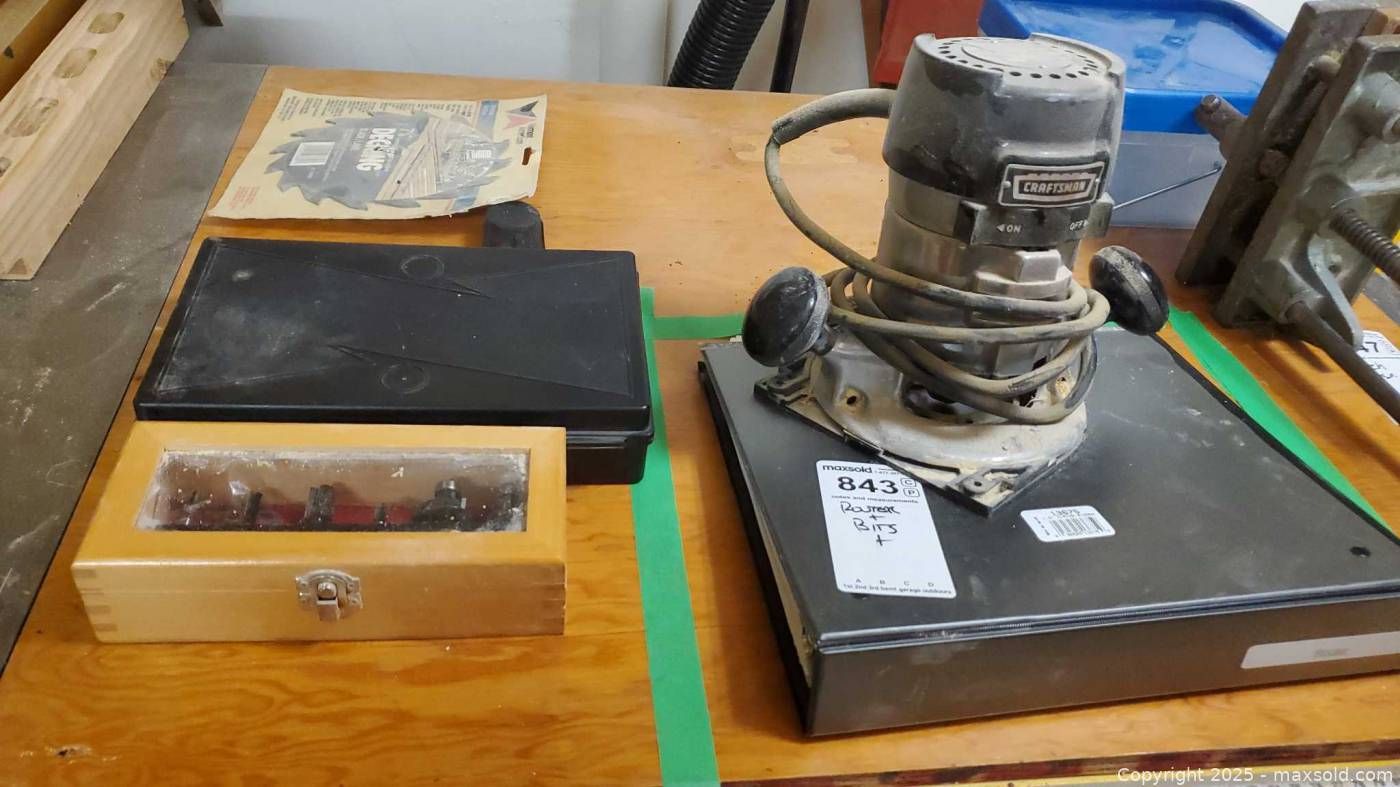 Craftsman 315.17360 corded fixed-base router with 6 bits | Maxsold