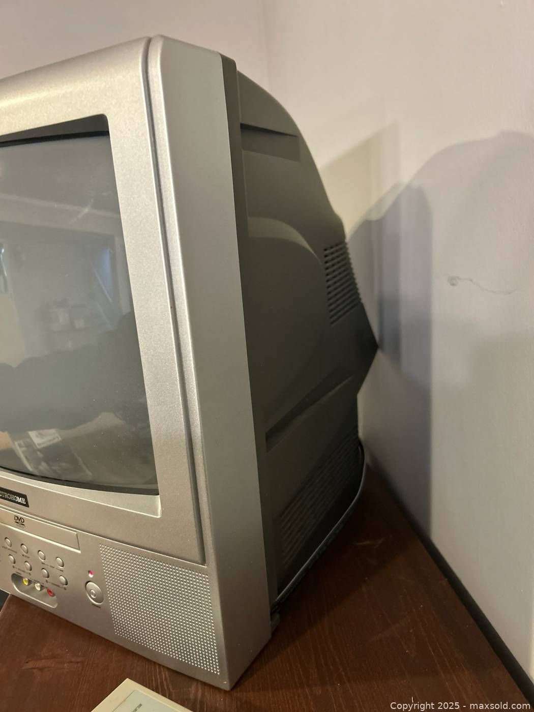 Electrohome 13" CRT TV/DVD Combo Model 13ED204R | Maxsold