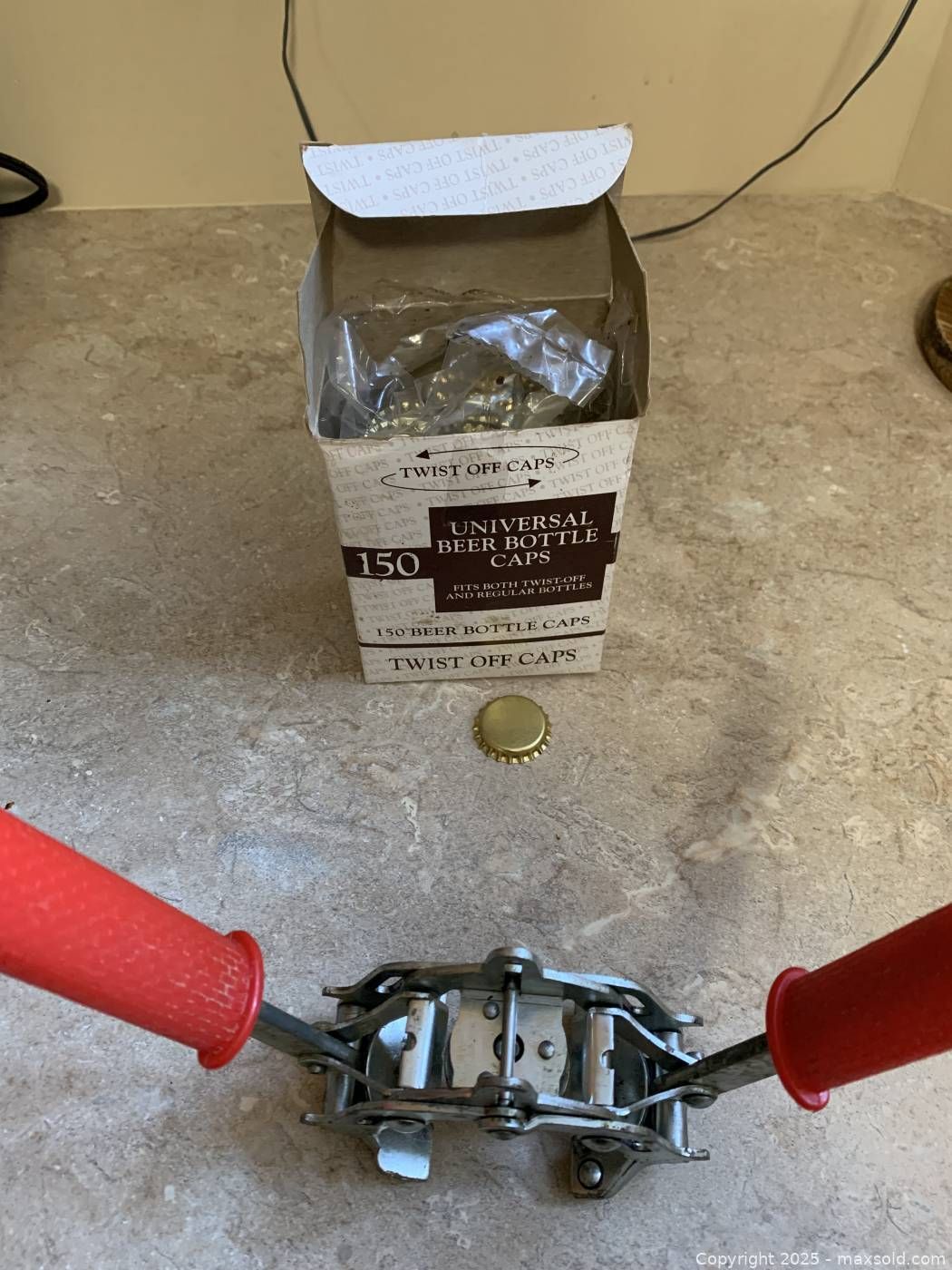 BREV Italy handheld bottle capper with caps | Maxsold