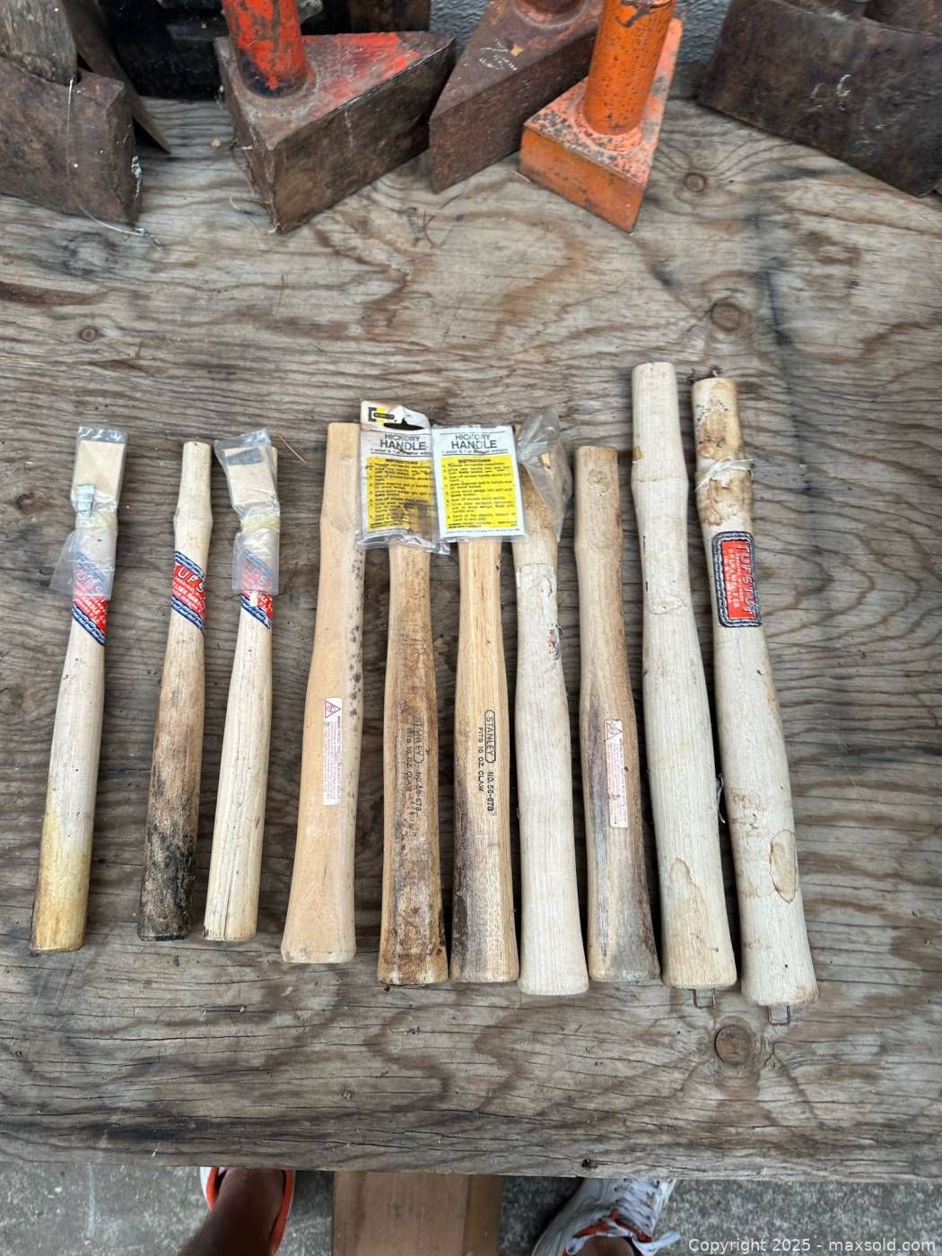 10 USA-made hickory hammer handles | Maxsold