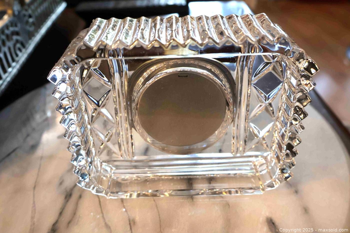 Royal Doulton crystal quartz clock | Maxsold