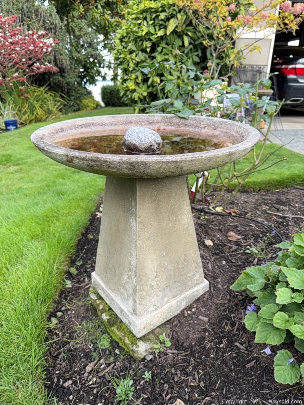 2-Piece Gray Cast Stone Bird Bath | Maxsold