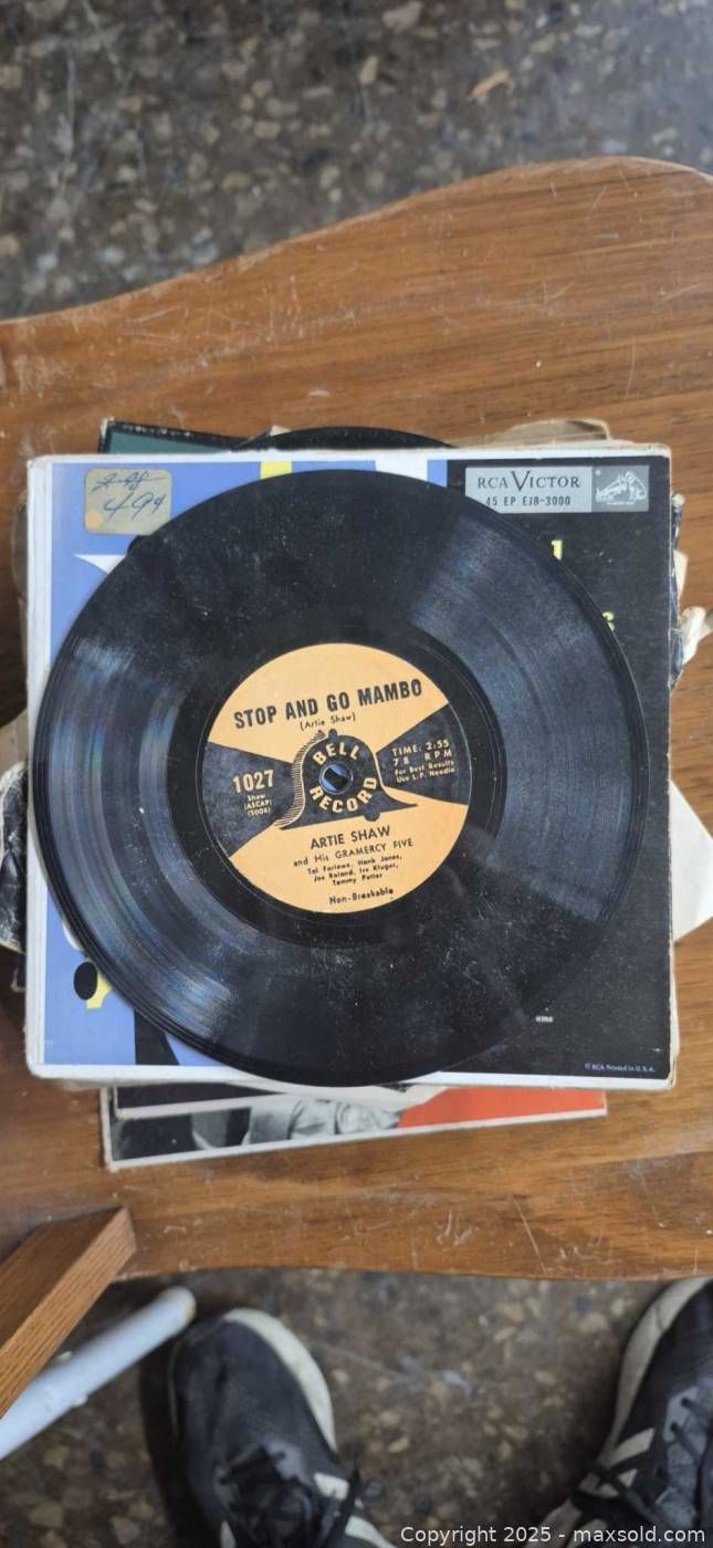 7-Inch 45 RPM Vinyl Singles Collection | Maxsold