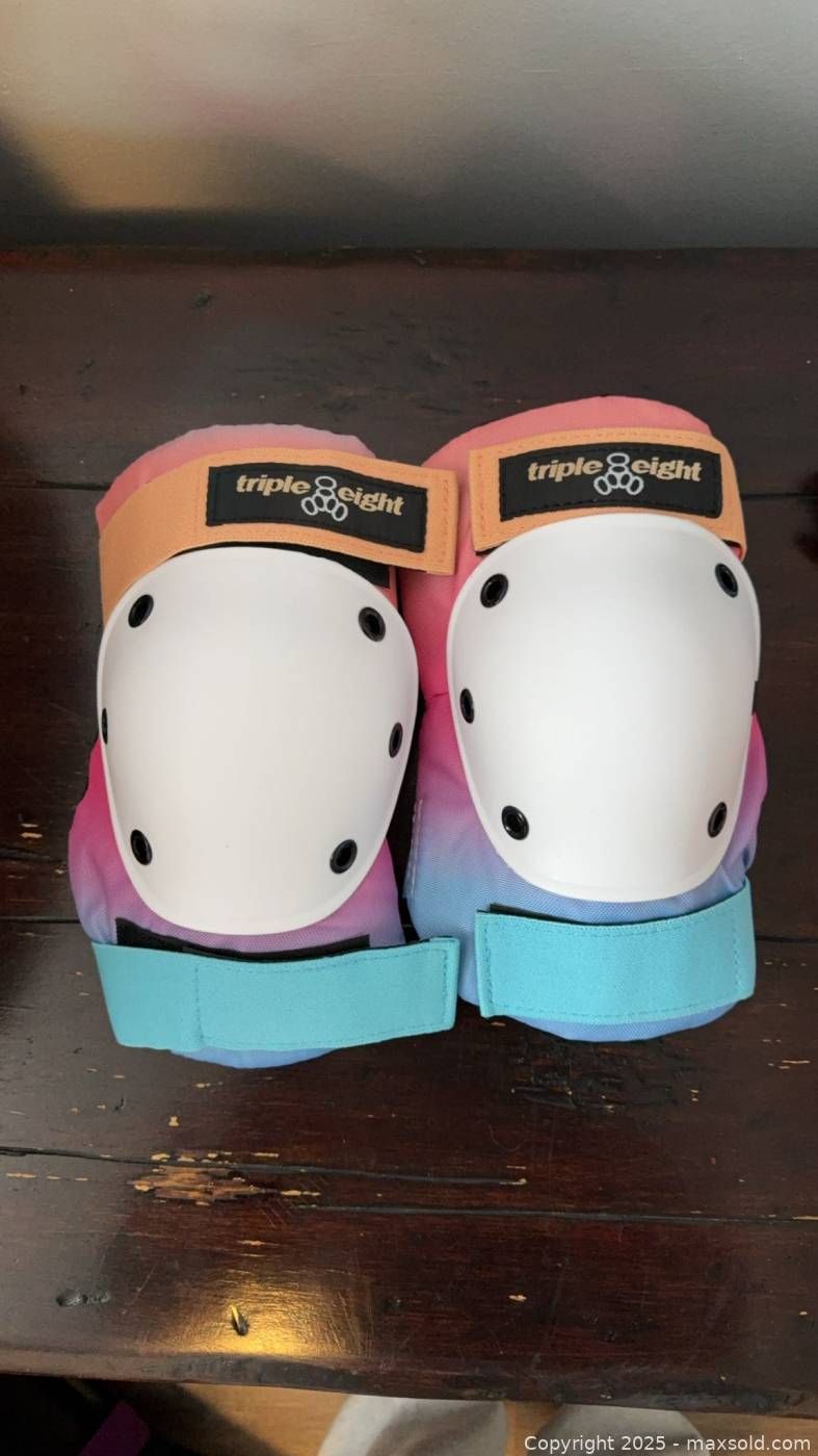 Triple Eight adult small protective pad set | Maxsold