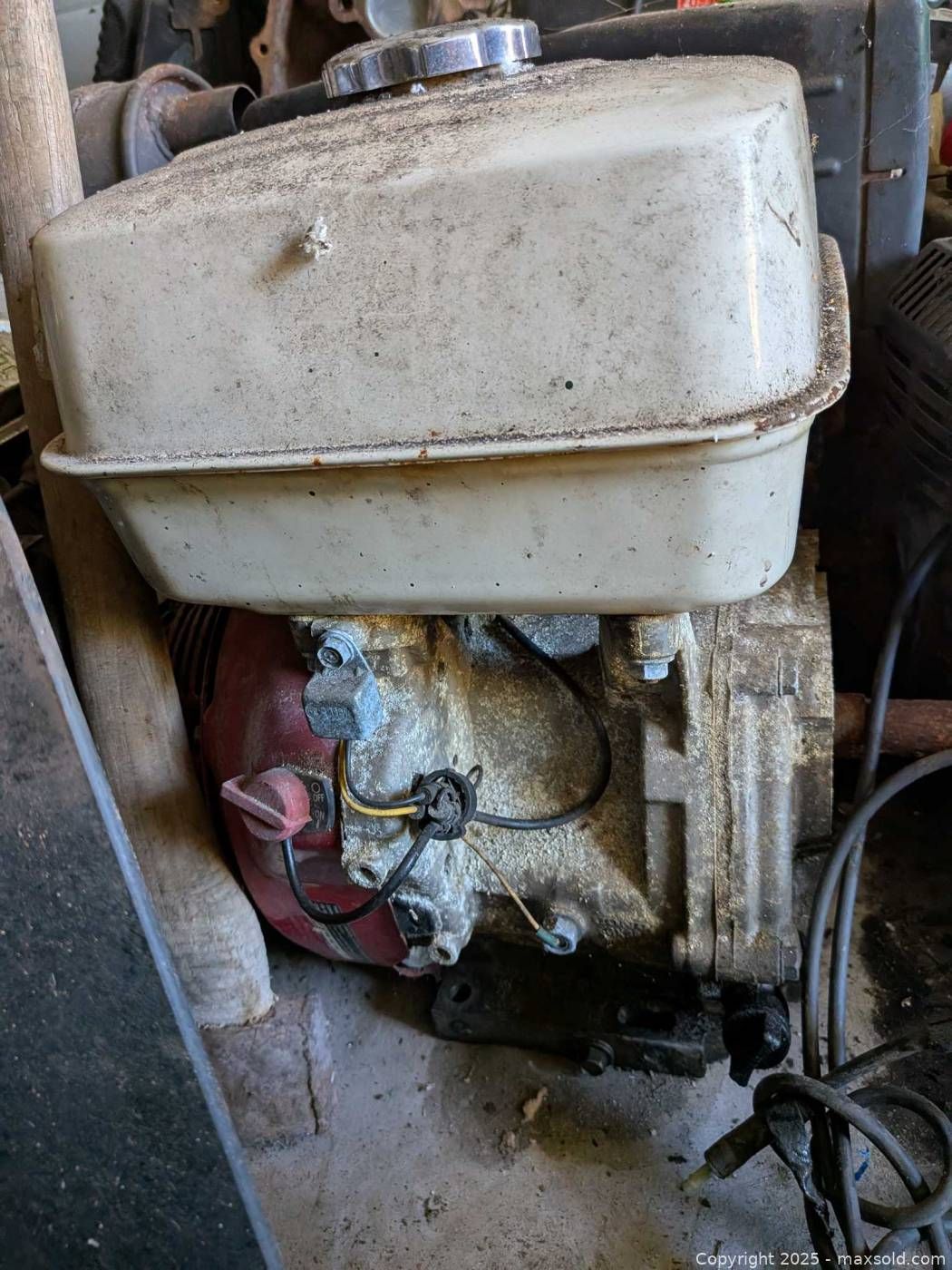 Small Horizontal-Shaft Gasoline Engine | Maxsold