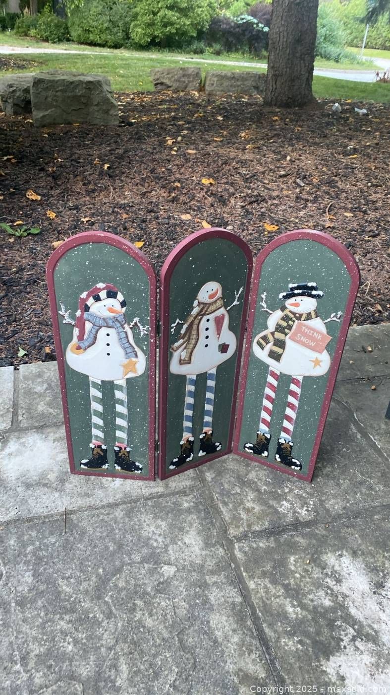 Wooden Tri-Fold Snowman Holiday Screen | Maxsold