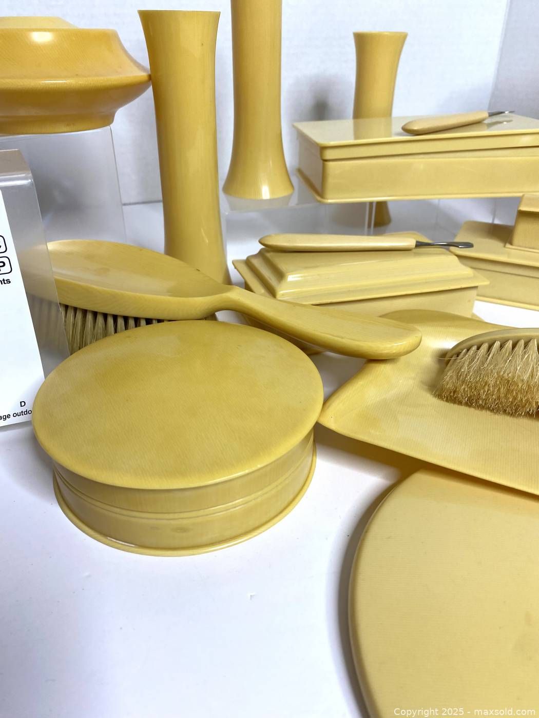 French Ivory Celluloid Dresser Set, c.1920s, 15 pcs | Maxsold