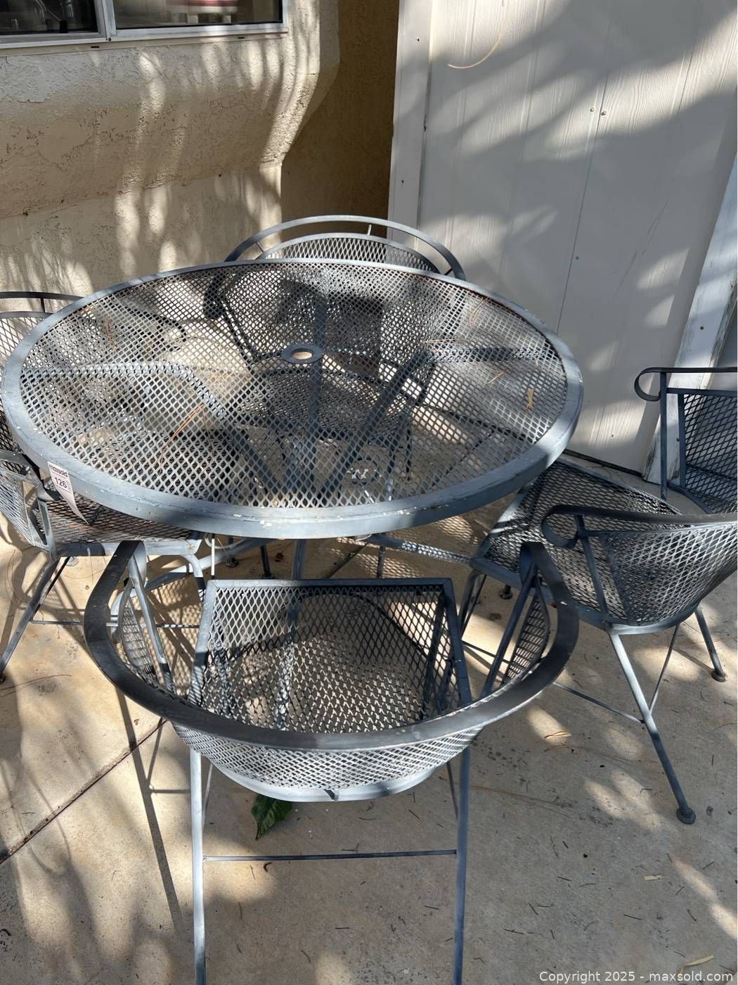 Metal Mesh Patio Dining Table With 4 Chairs | Maxsold