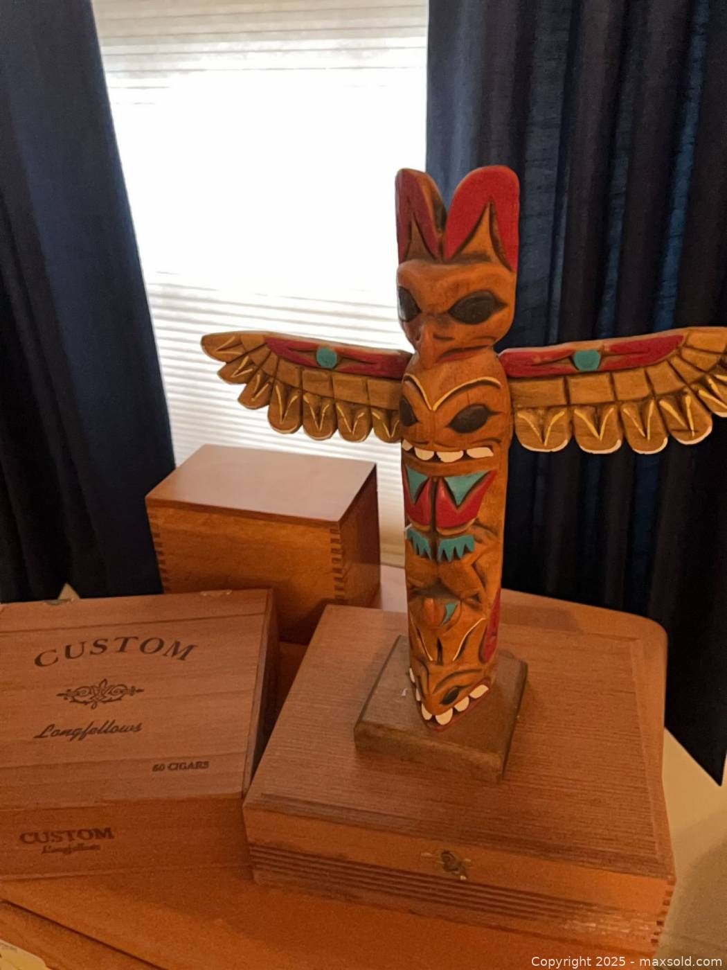 Hand-carved wooden totem pole, 2 cigar boxes, index card box | Maxsold