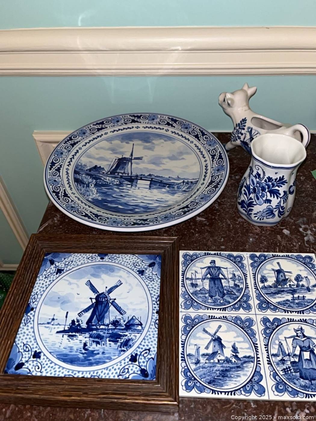 Royal Delft hand-painted Delftware ceramics | Maxsold