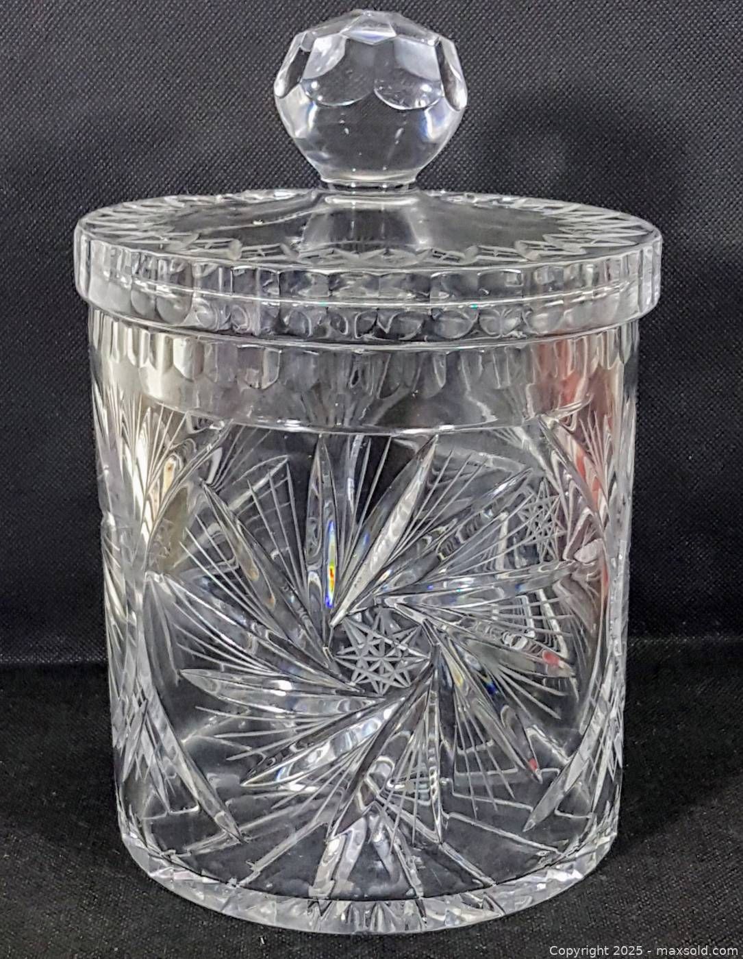 Pinwheel cut crystal cookie jar with lid | Maxsold