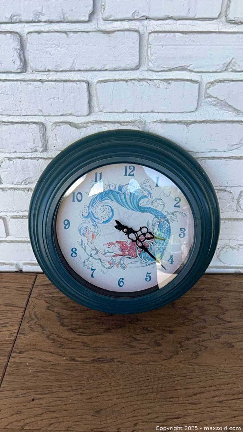 Mermaid wall clock 16" diameter | Maxsold