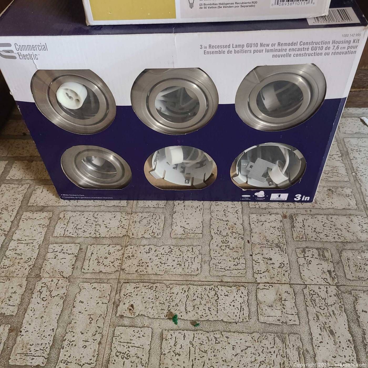 Folding work bench, recessed pot light kit and halogen ceiling light ...