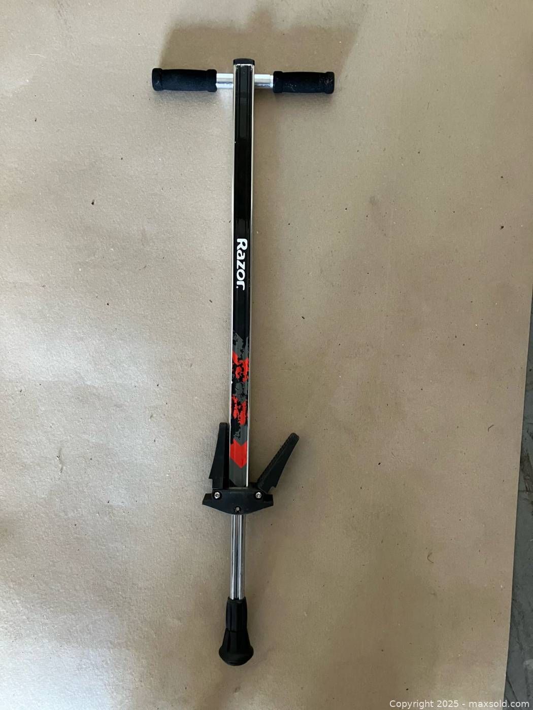 Razor pogo stick | Maxsold