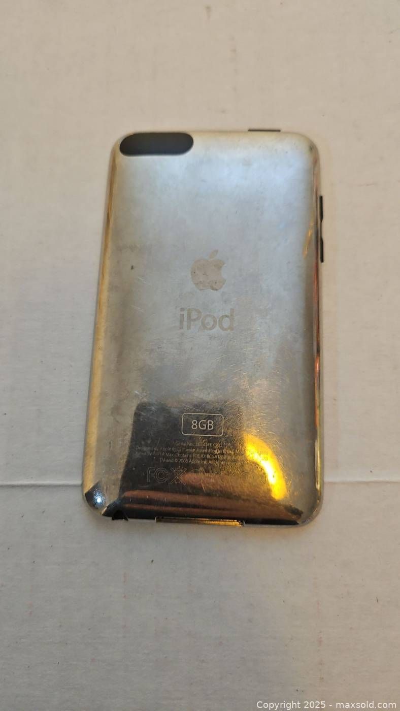 Apple iPod touch 8GB | Maxsold