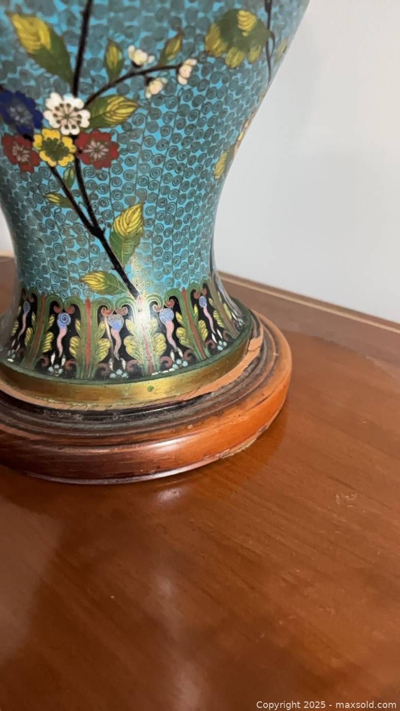 Wood nesting side tables with floral lamp | Maxsold
