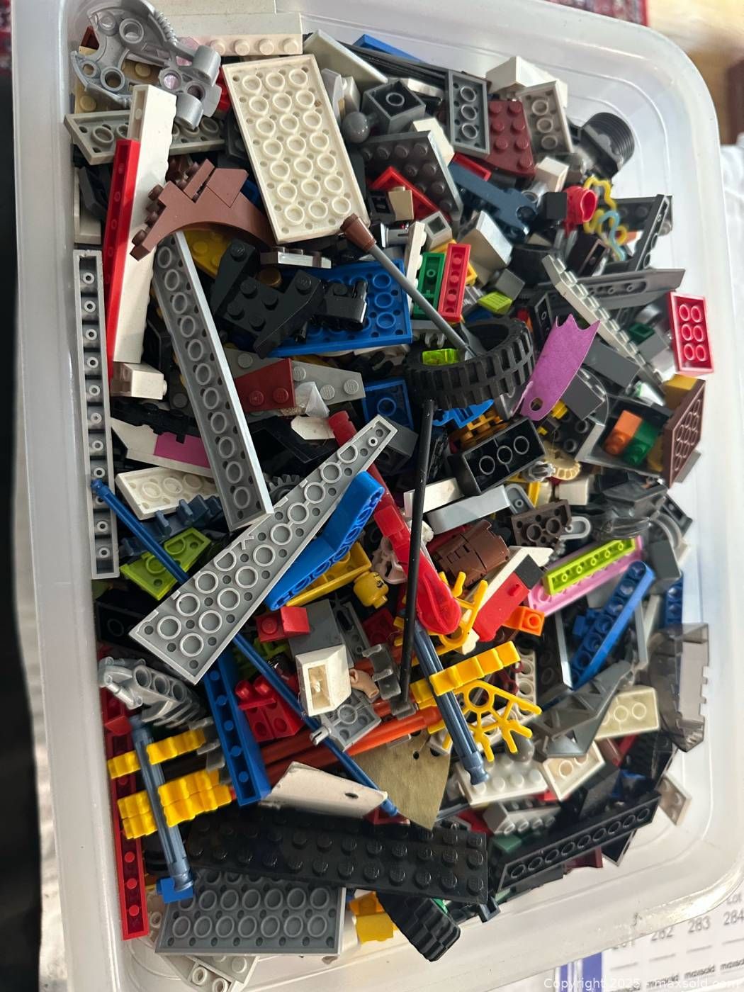 Assorted Lego building pieces | Maxsold