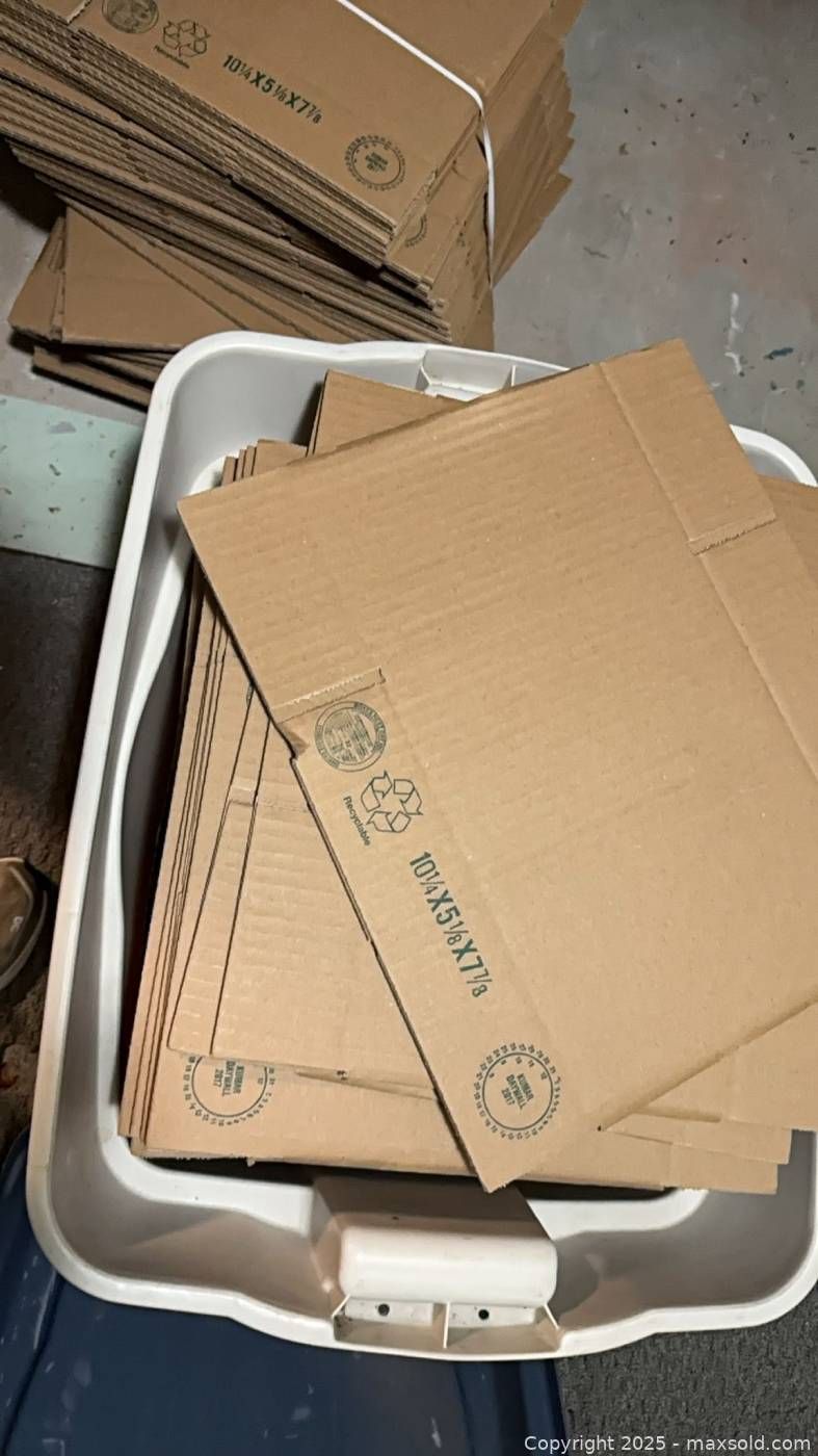 200+ new cardboard boxes 10.25x5.125x7.875 in | Maxsold