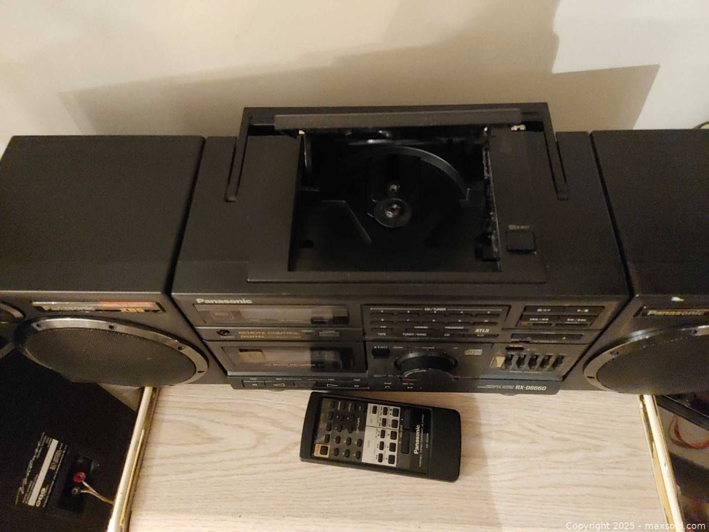 Panasonic RX-DS660 Portable Stereo Boombox | Maxsold