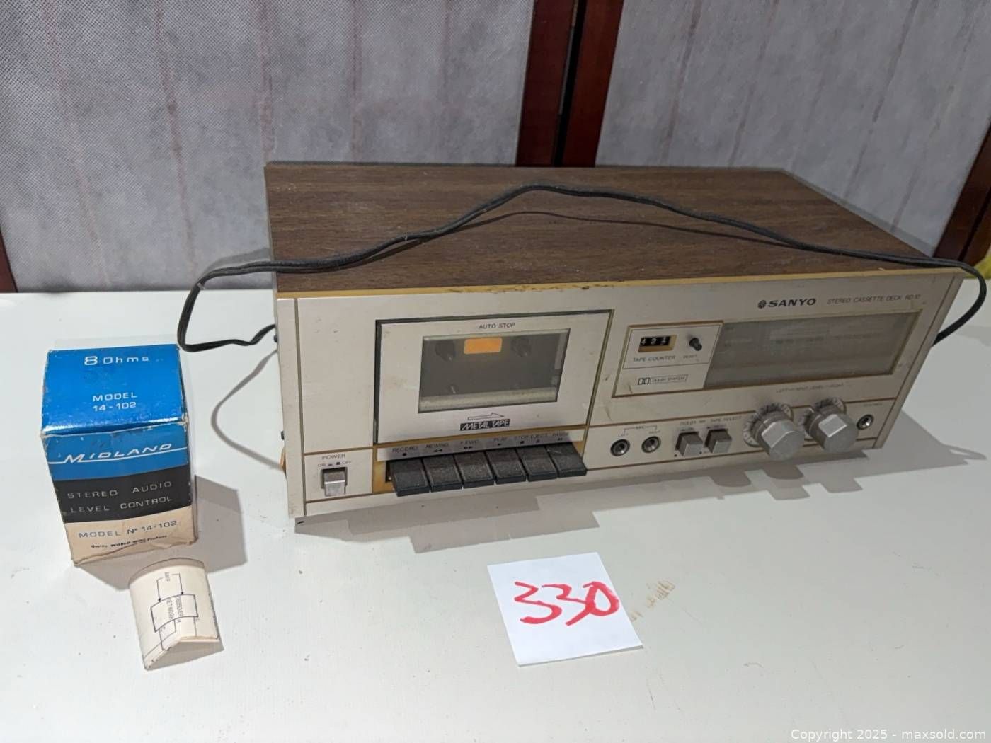 Sanyo RD-10 stereo cassette deck with Midland 14-102 audio level ...