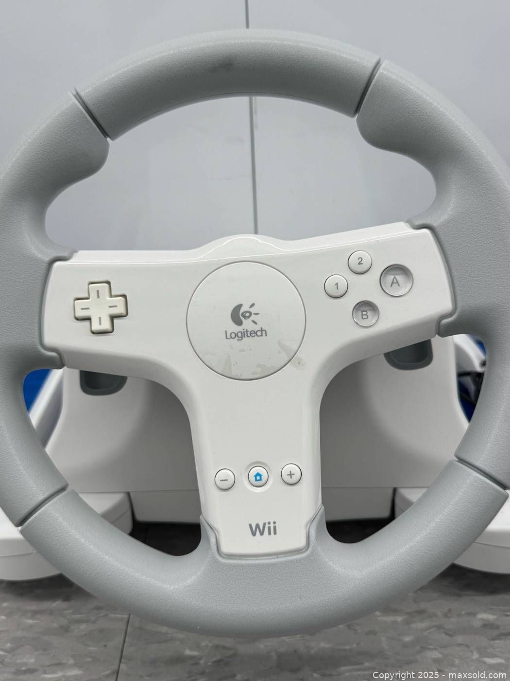 Logitech Speed Force Wireless Wii Racing Wheel With Box | Maxsold