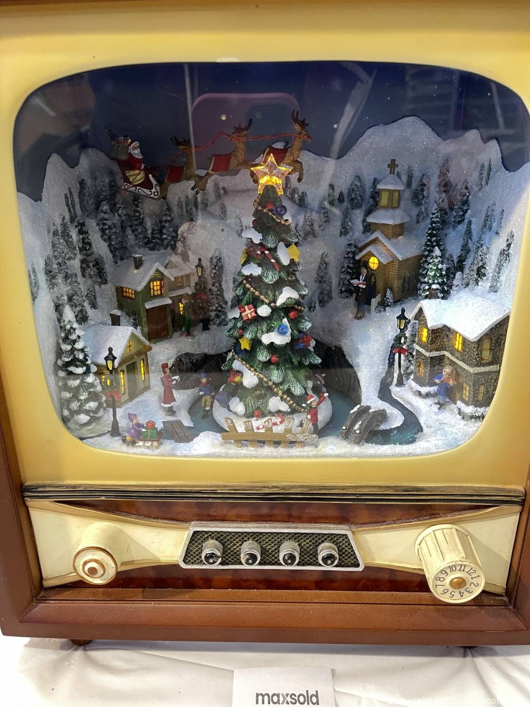 Retro light-up music TV decor | Maxsold
