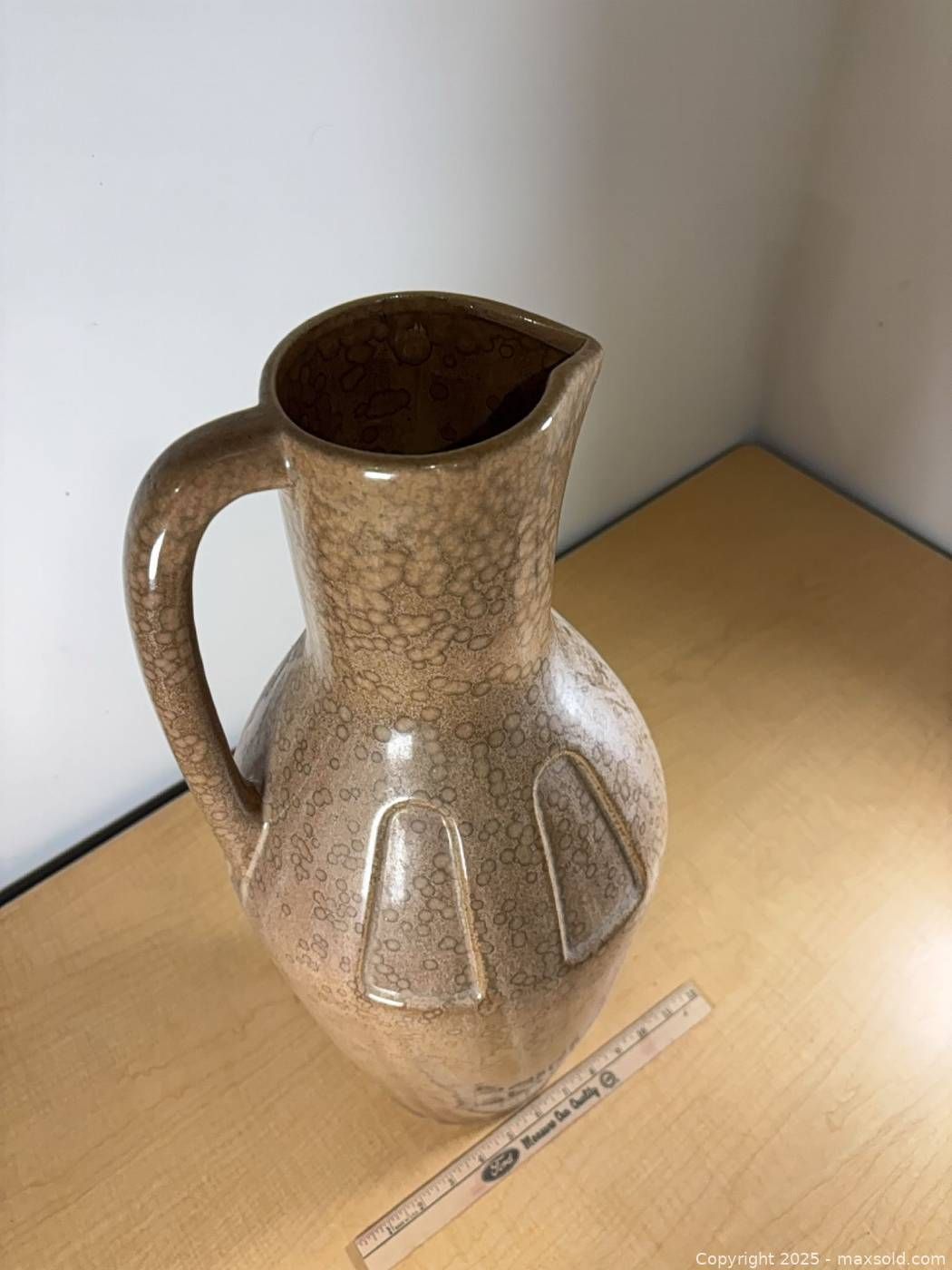 Large beige mottled ceramic ewer vase 24" | Maxsold