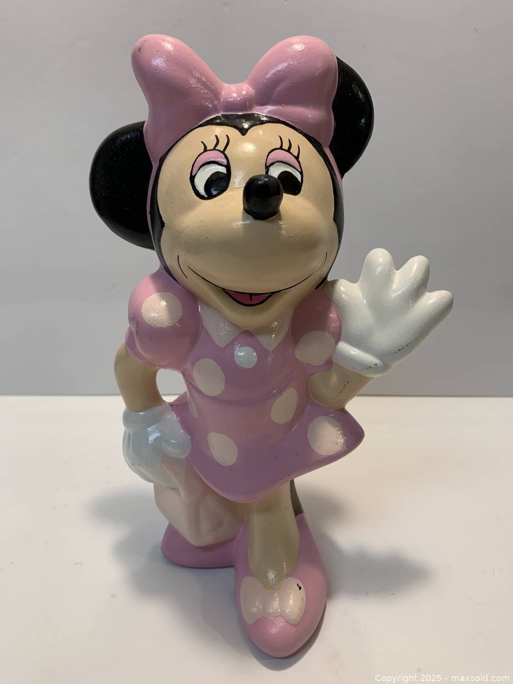 Disney Minnie Mouse plaster figurine | Maxsold