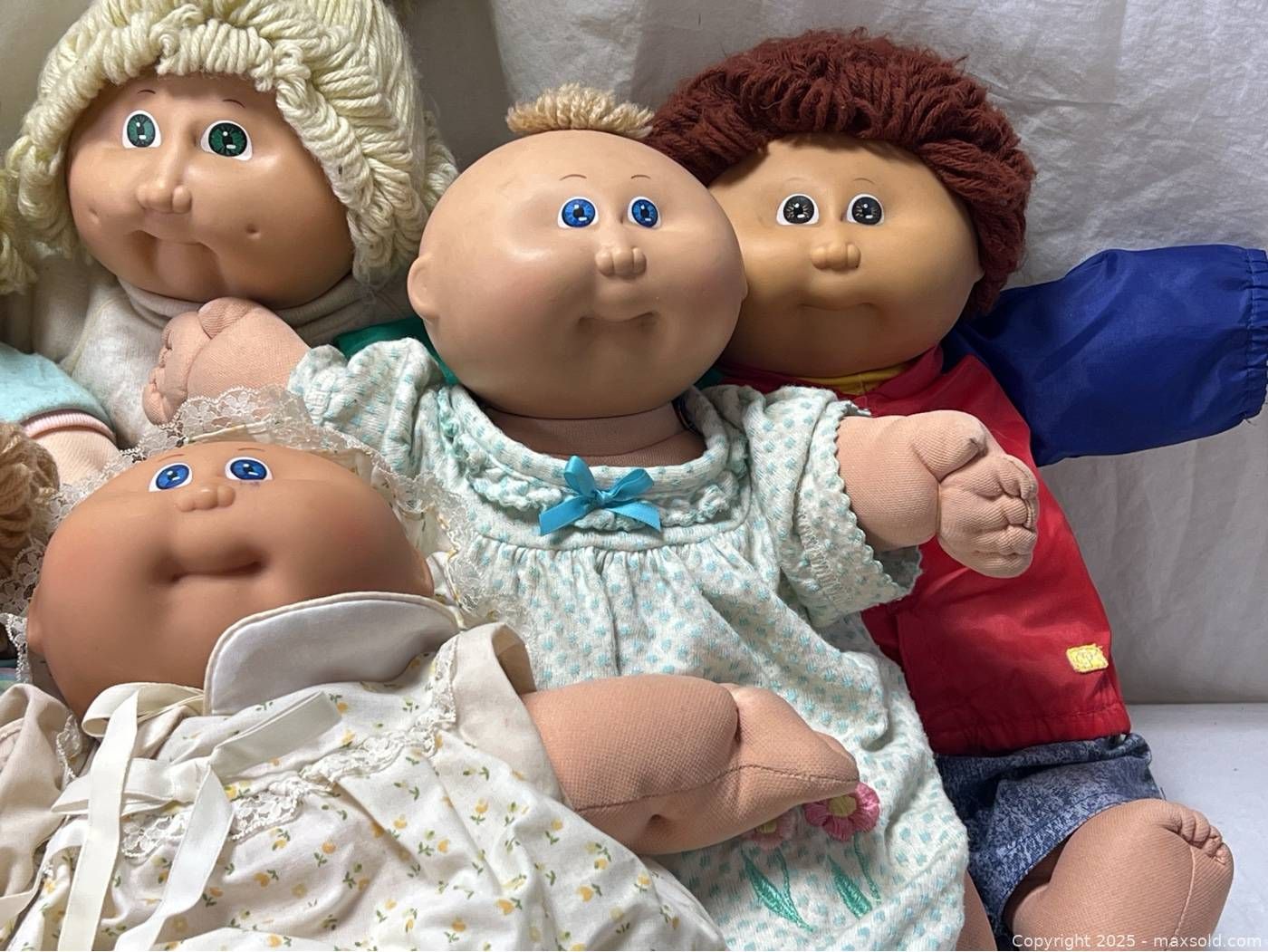Six vintage Cabbage Patch Kids dolls | Maxsold