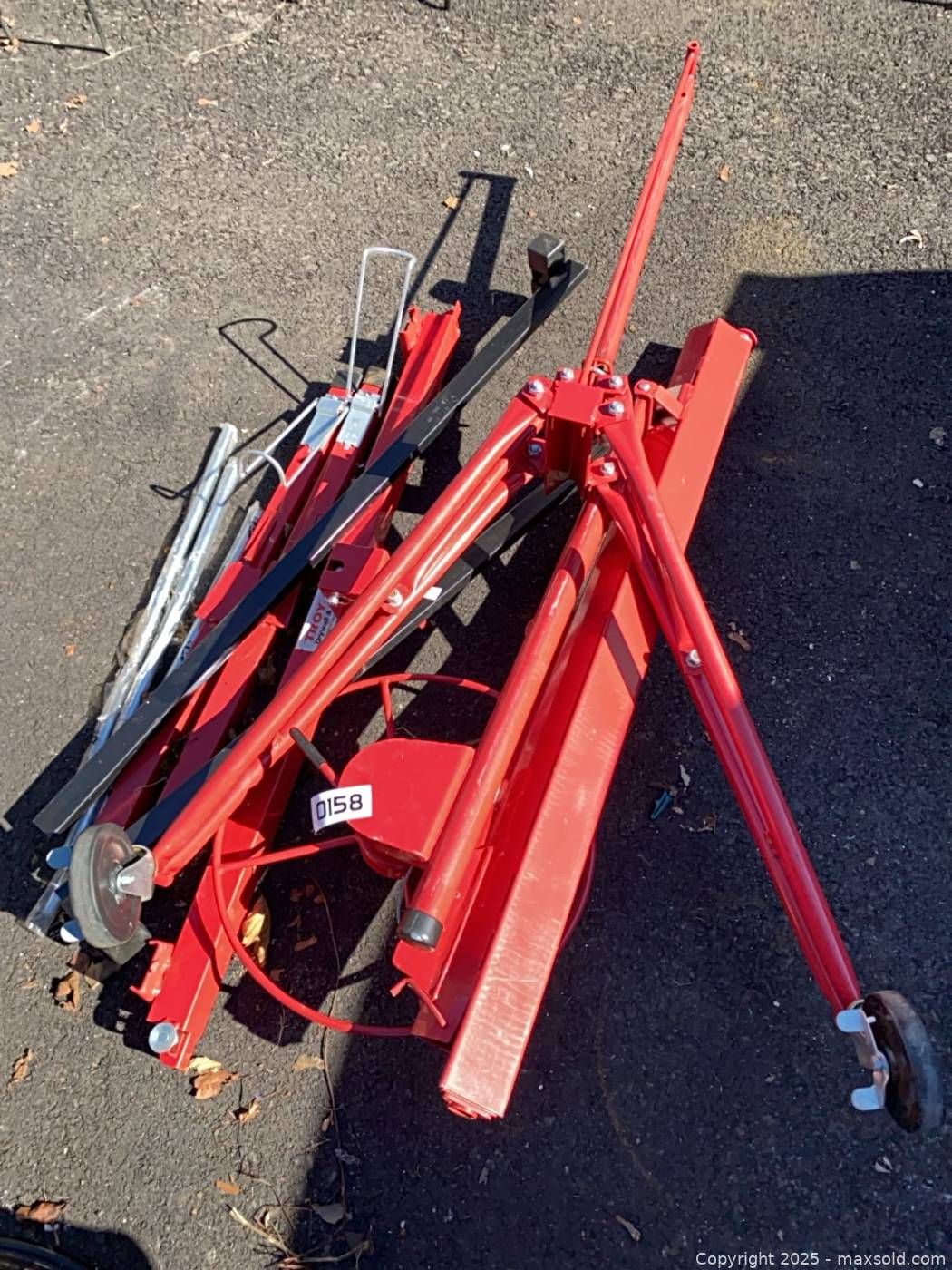 TROY drywall and panel hoist, unassembled | Maxsold