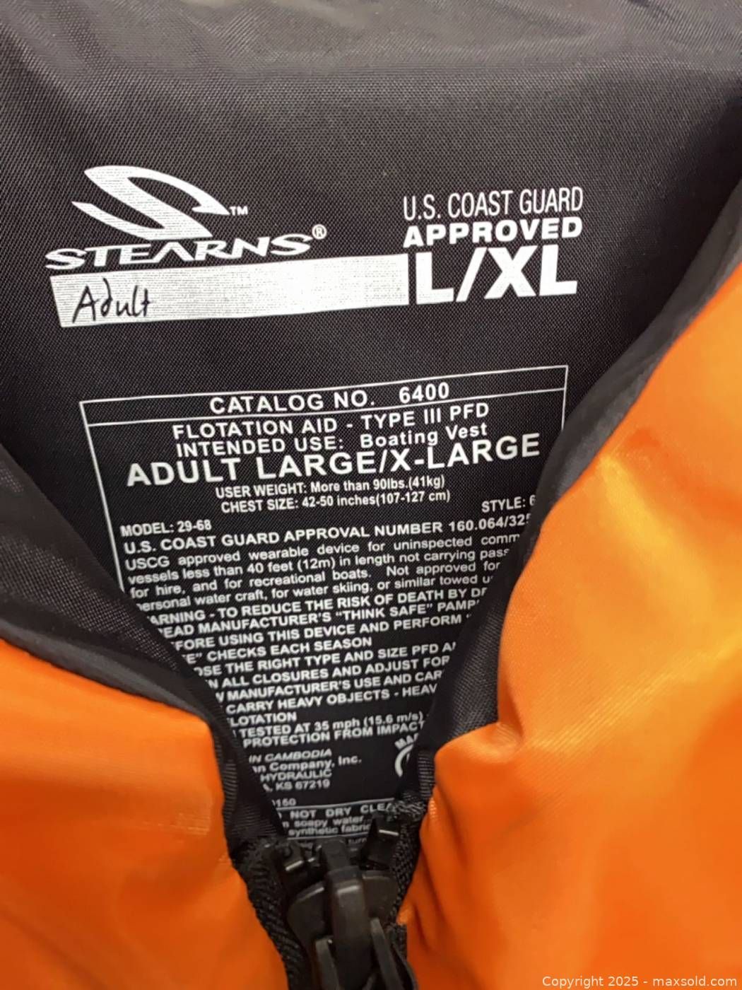 Stearns adult L/XL life jackets, pair | Maxsold