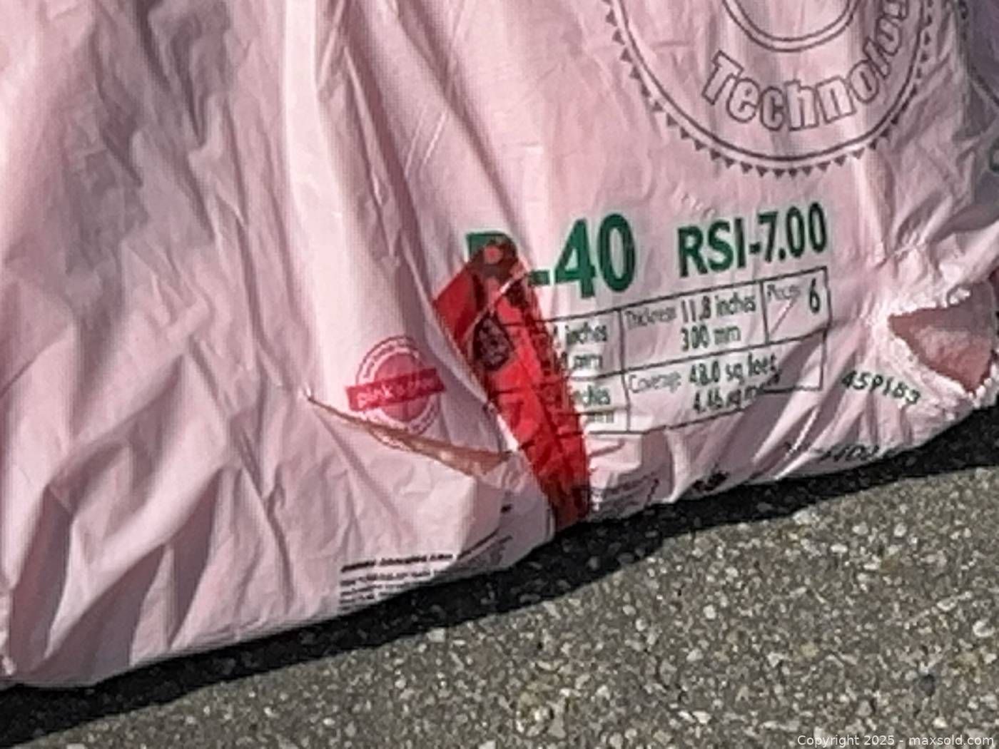 Owens Corning Pink Fiberglas Insulation R-40 half bag | Maxsold